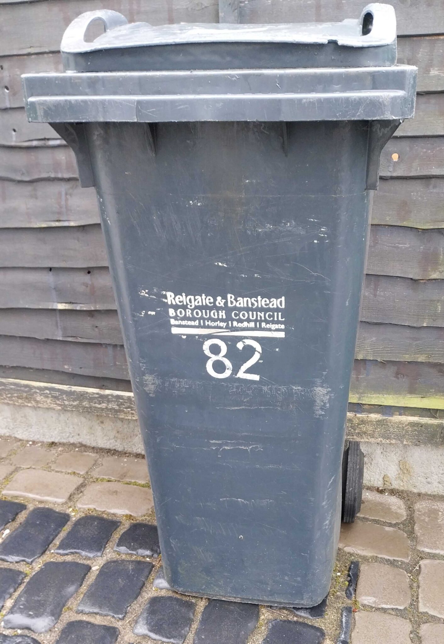 What can be recycled in our black recycling bin?